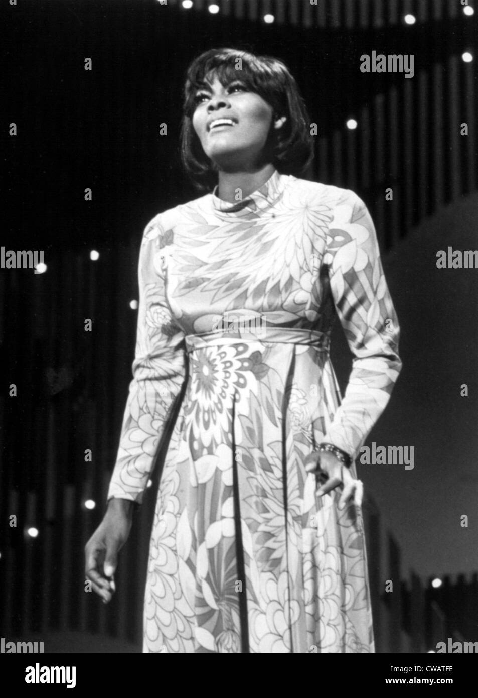 Dionne warwick 1960s hi-res stock photography and images - Alamy