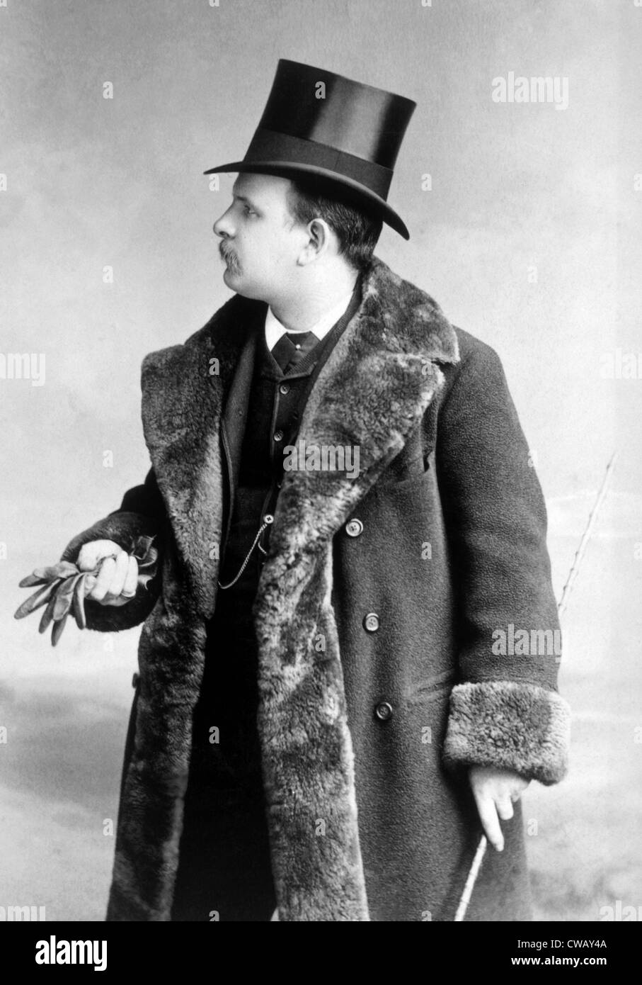 Man overcoat hat 1900s Black and White Stock Photos & Images - Alamy