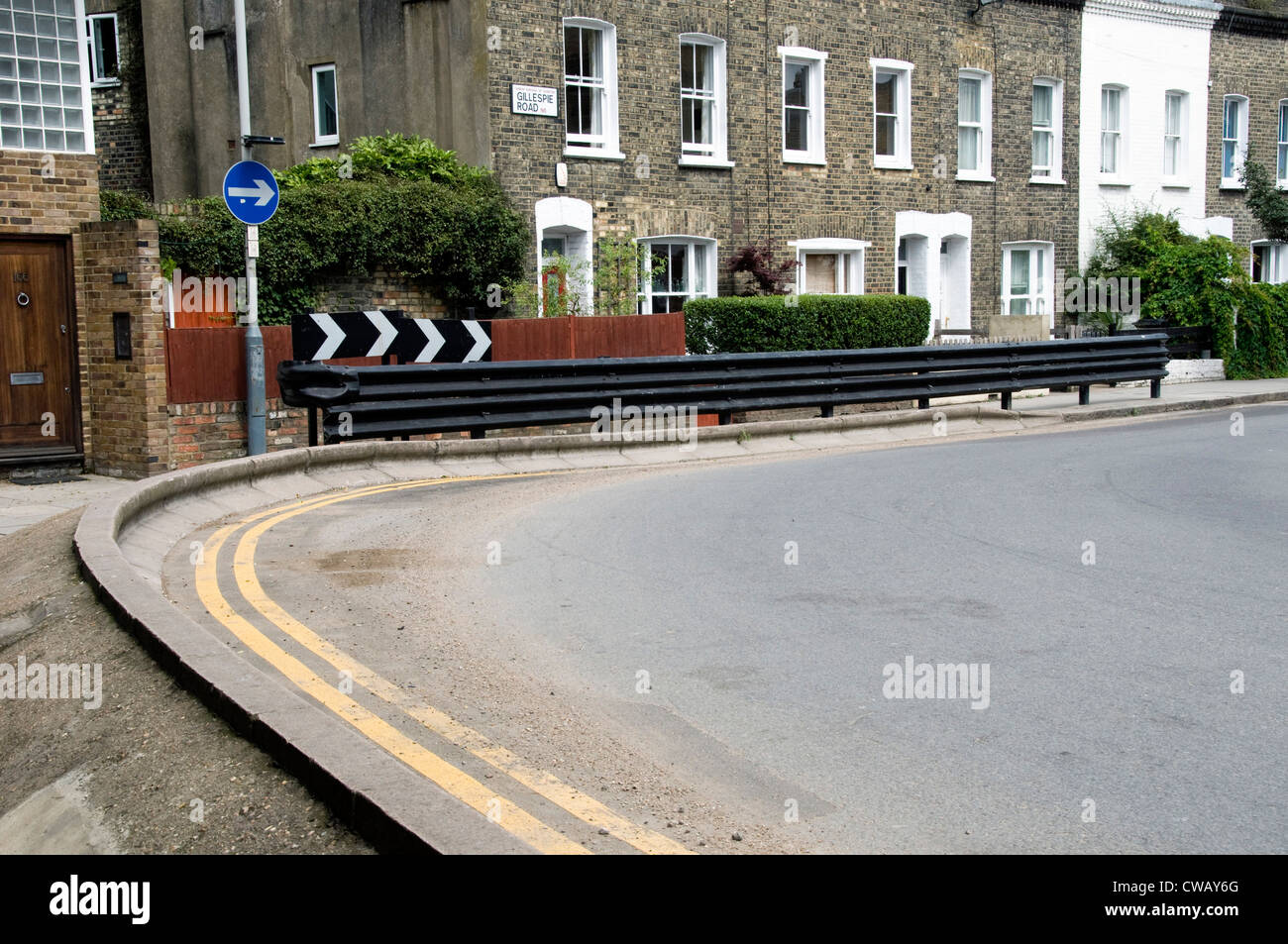 Crash barrier bend hi-res stock photography and images - Alamy