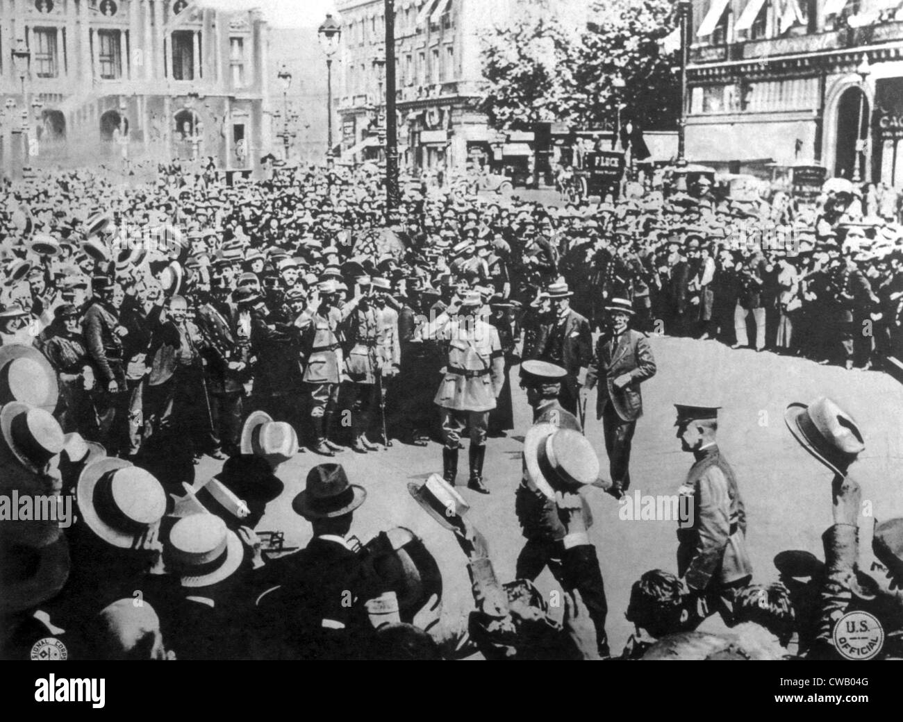 General John J. Pershing being welcomed in Paris, 1917 Stock Photo - Alamy