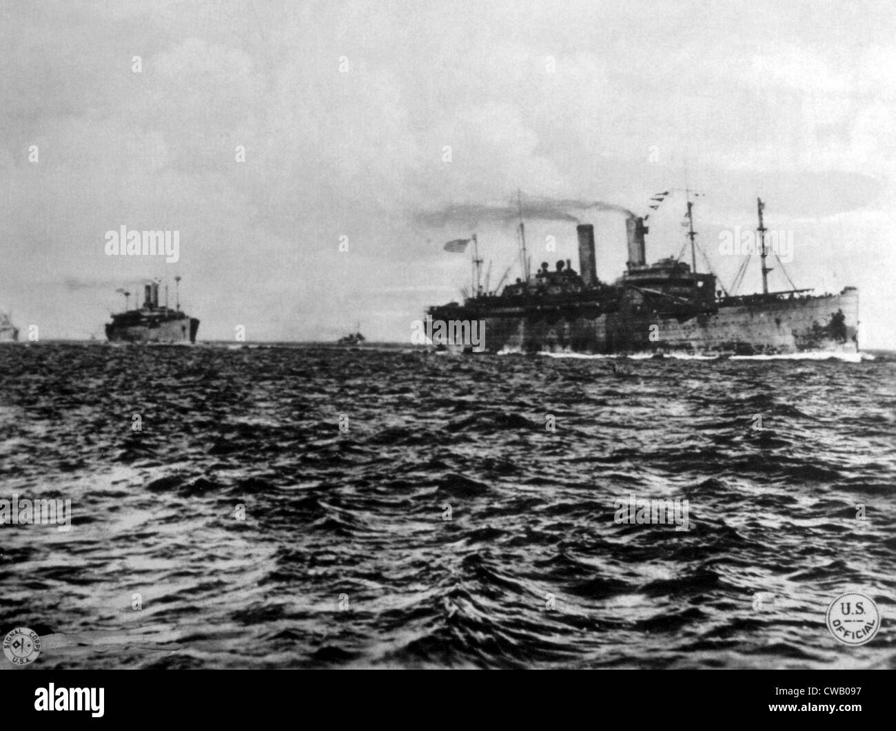 Troop ships hi-res stock photography and images - Alamy