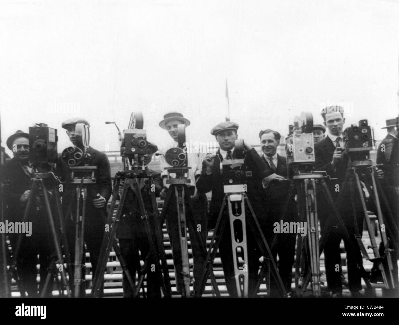 1920s movie camera hi-res stock photography and images - Alamy