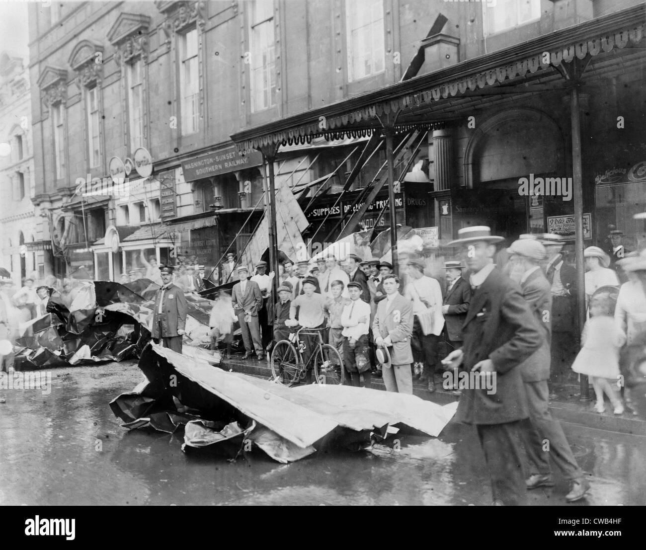 Debris on street Black and White Stock Photos & Images - Alamy