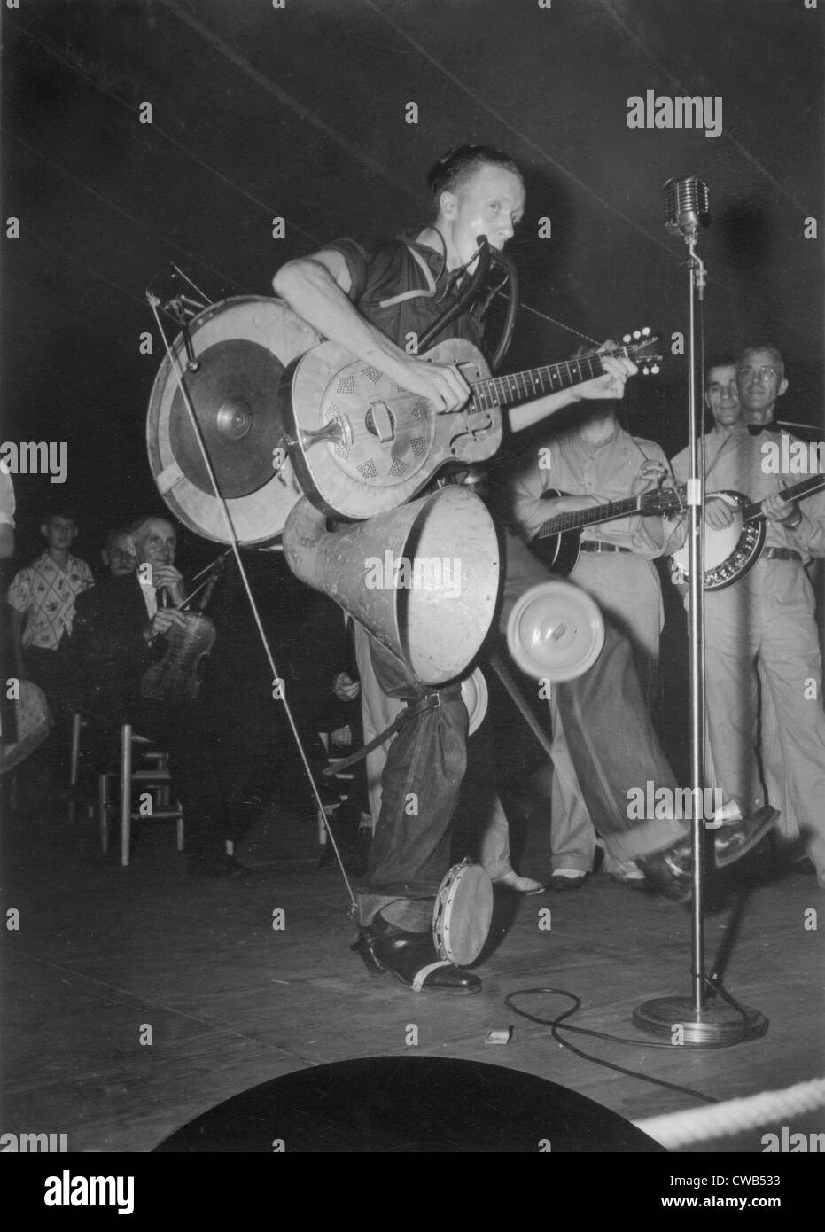 1930s acoustic guitar hi-res stock photography and images - Alamy