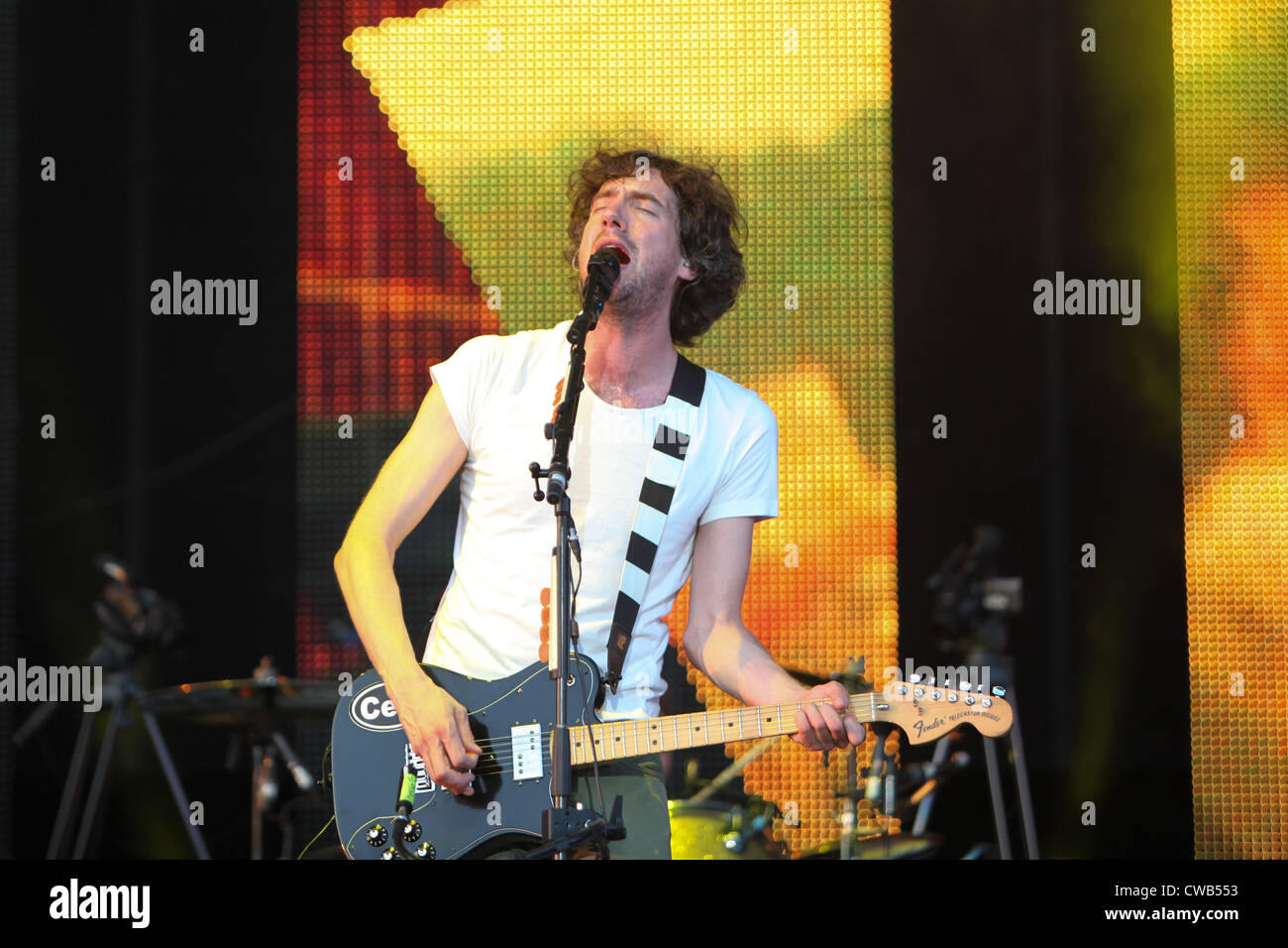 2002 Gary Lightbody Girlfriend