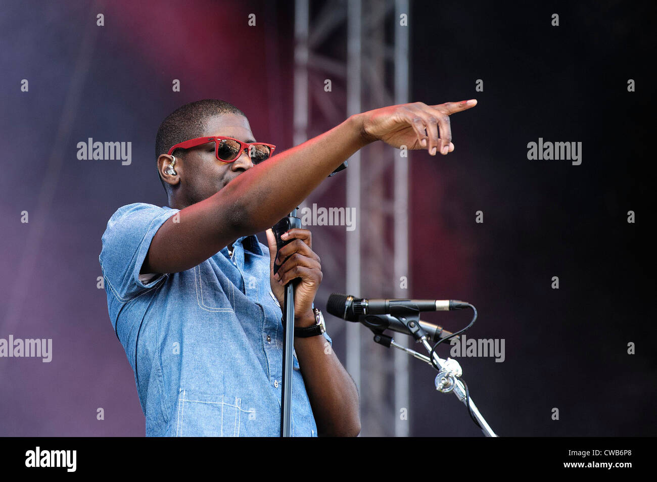 Timothy mckenzie aka labrinth hi-res stock photography and images - Alamy