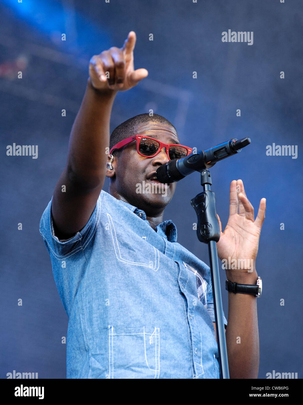 Timothy mckenzie aka labrinth hi-res stock photography and images - Alamy