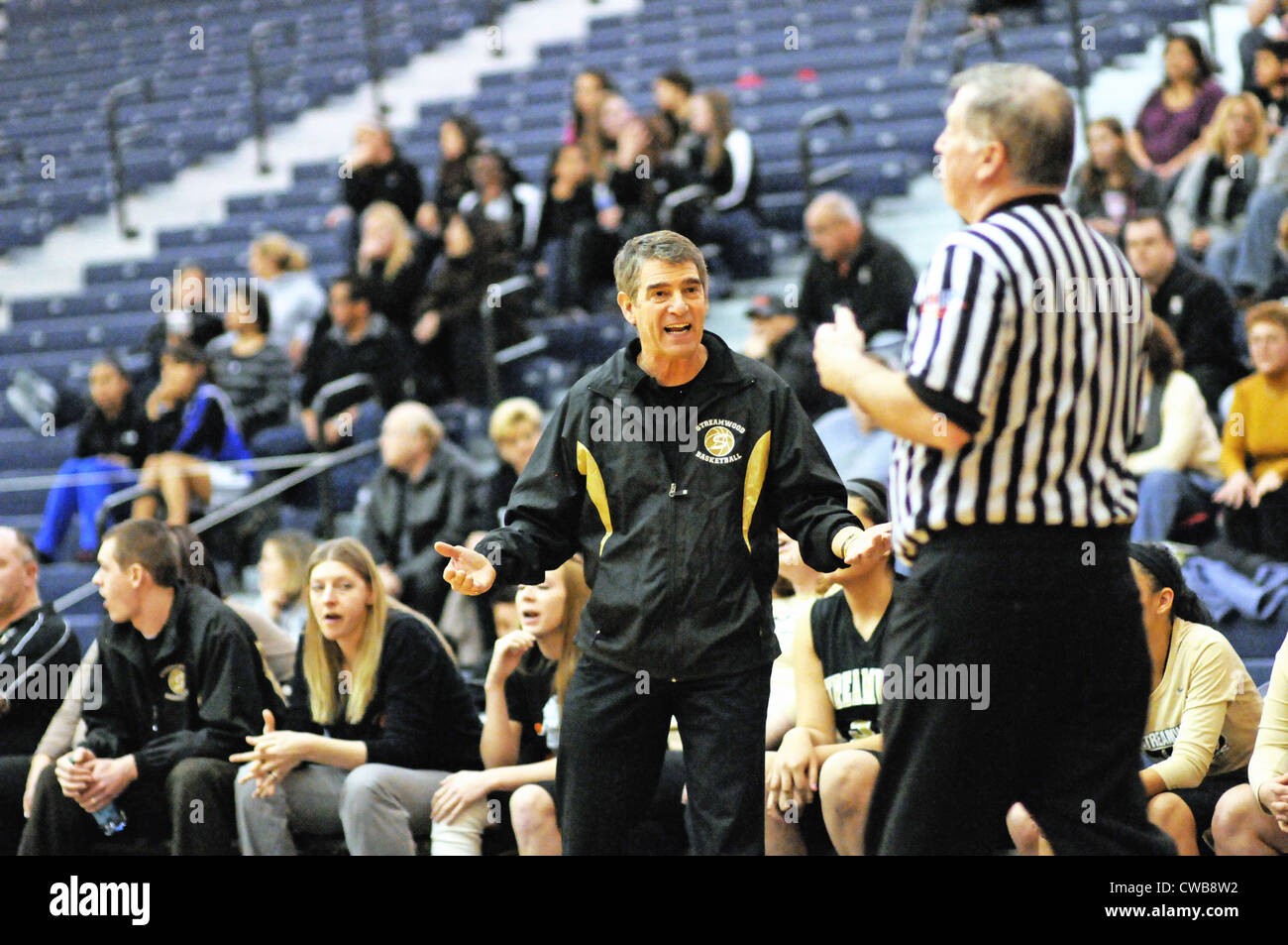 Basketball coach referee hi-res stock photography and images - Alamy