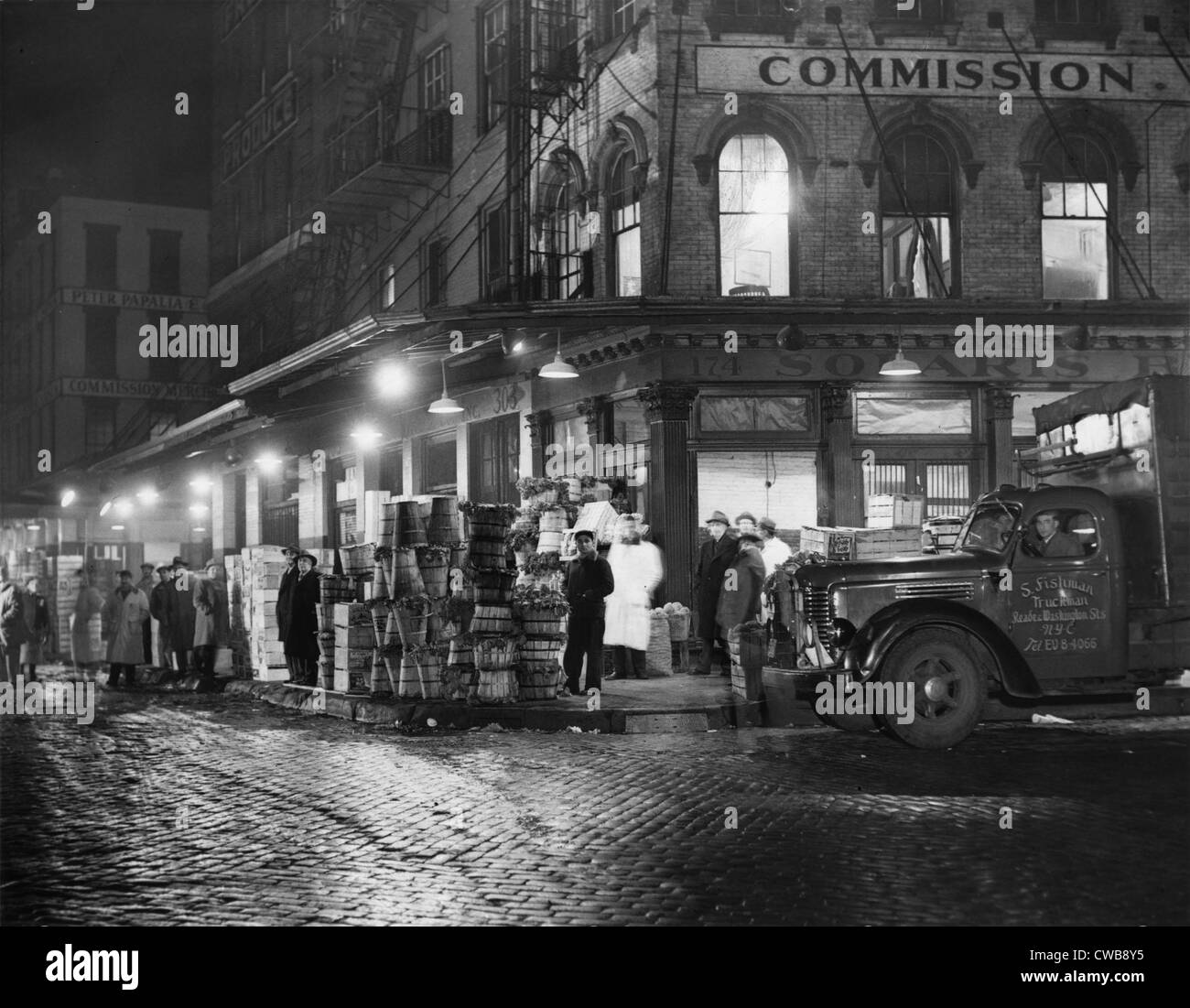 City scene 1930s Black and White Stock Photos & Images - Alamy