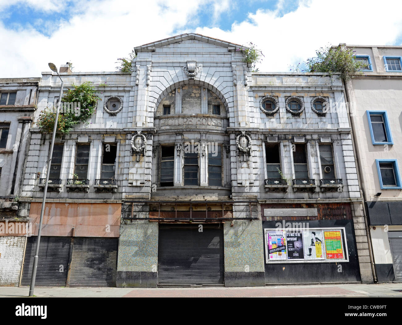 Old Cinema Building Stock Photos & Old Cinema Building Stock Images - Alamy