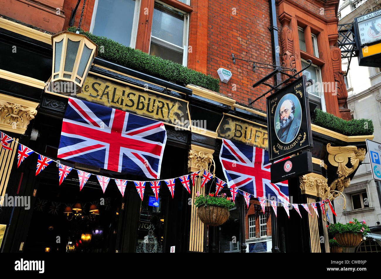 Exterior of The Salisbury pub St.Martins Lane,Central London Stock ...