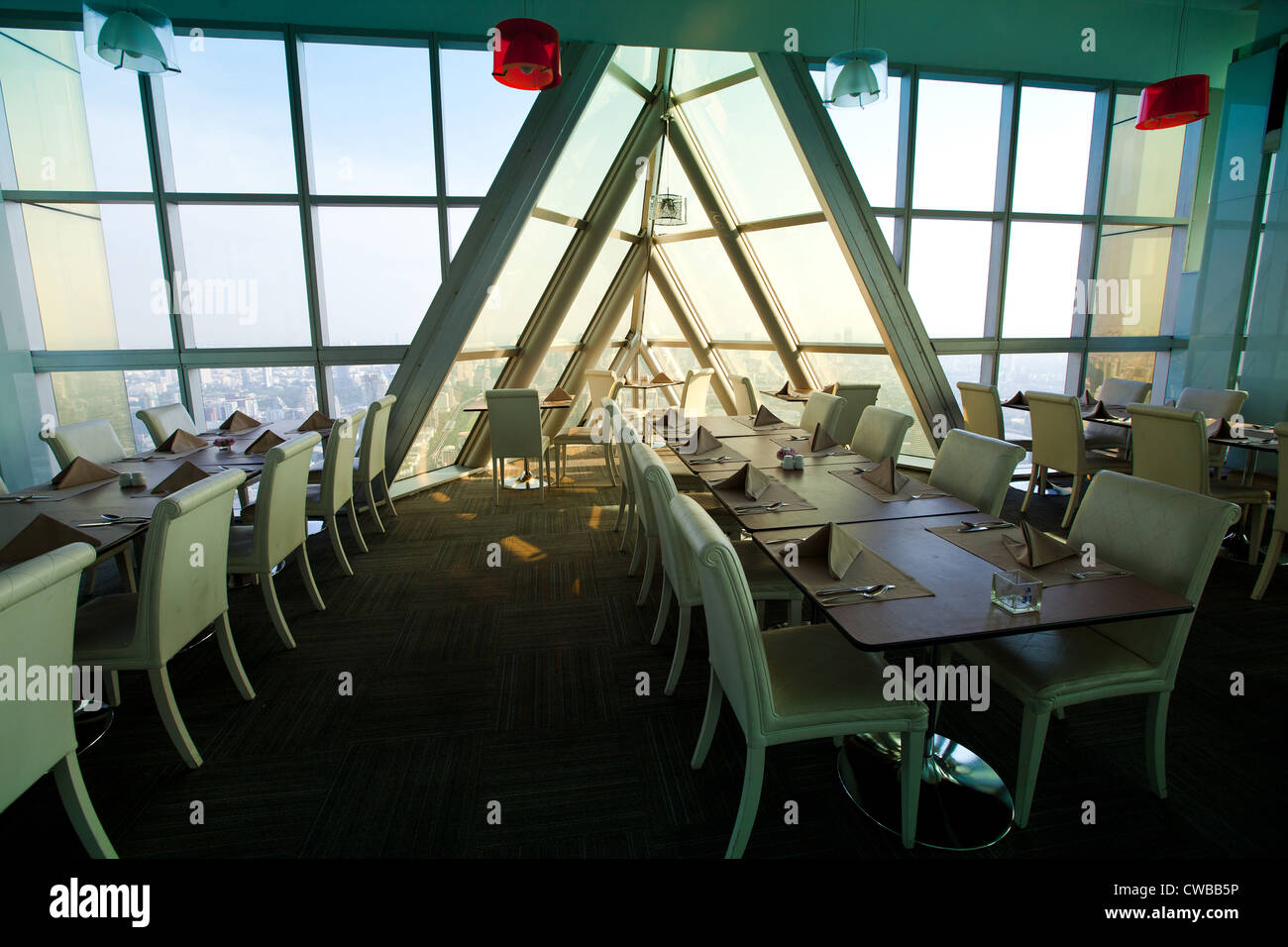 Long tables line room hi-res stock photography and images - Alamy