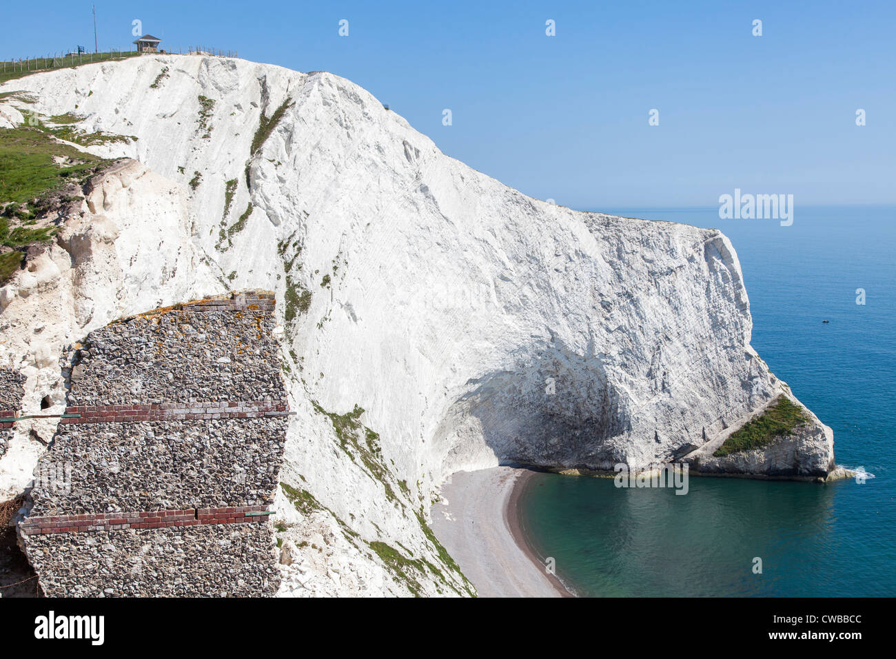 Steep white chalk cliffs near The Needles, Isle of Wight, England, UK ...