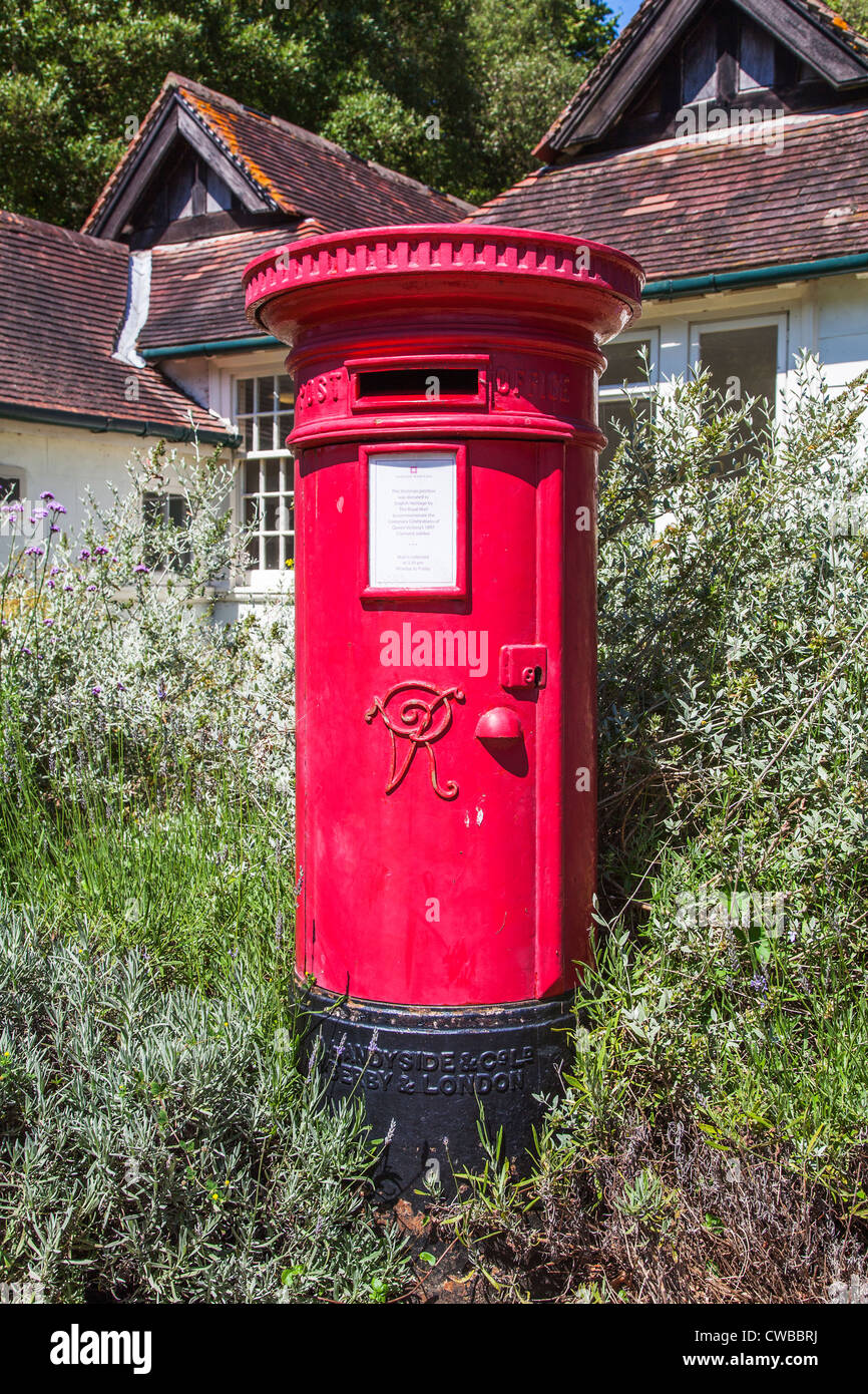 Queen victoria pillar box hi-res stock photography and images - Alamy