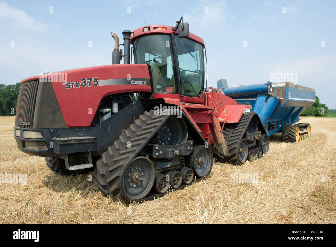 Farming tractor hi-res stock photography and images - Alamy