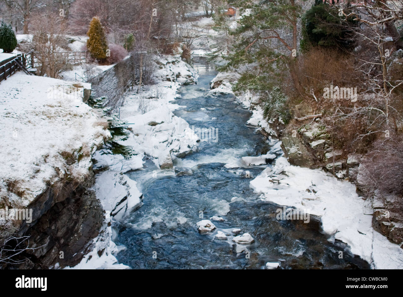 River Dee frozen in Winter Stock Photo - Alamy