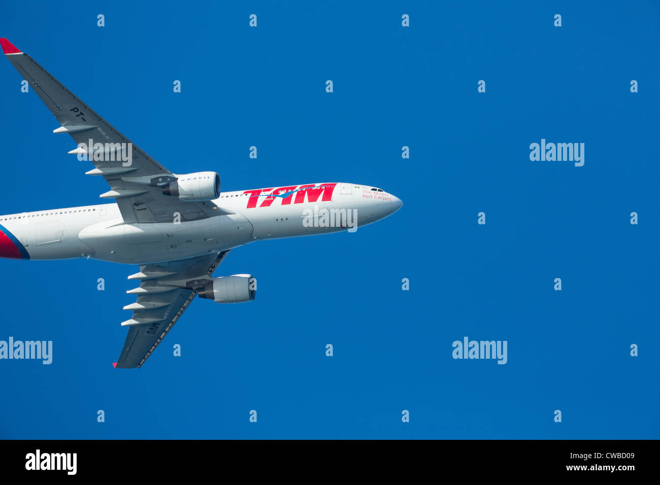 Brazilian Airlines TAM Airbus A330-223 airplane PT-MVQ (cn 968 Stock ...