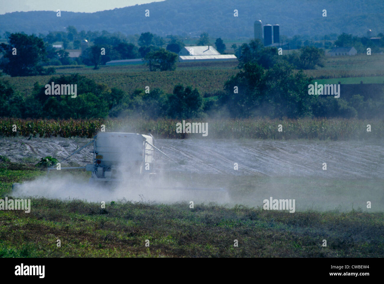 FALL APPLICATION OF BULK DRY FERTILIZER ON HAY FIELD Stock Photo - Alamy