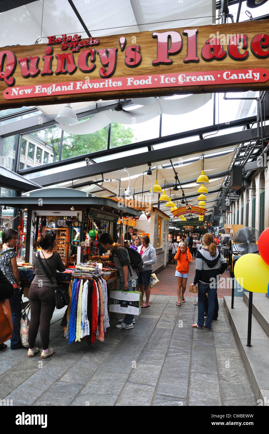 Boston souvenirs kiosk massachusetts hi-res stock photography and ...