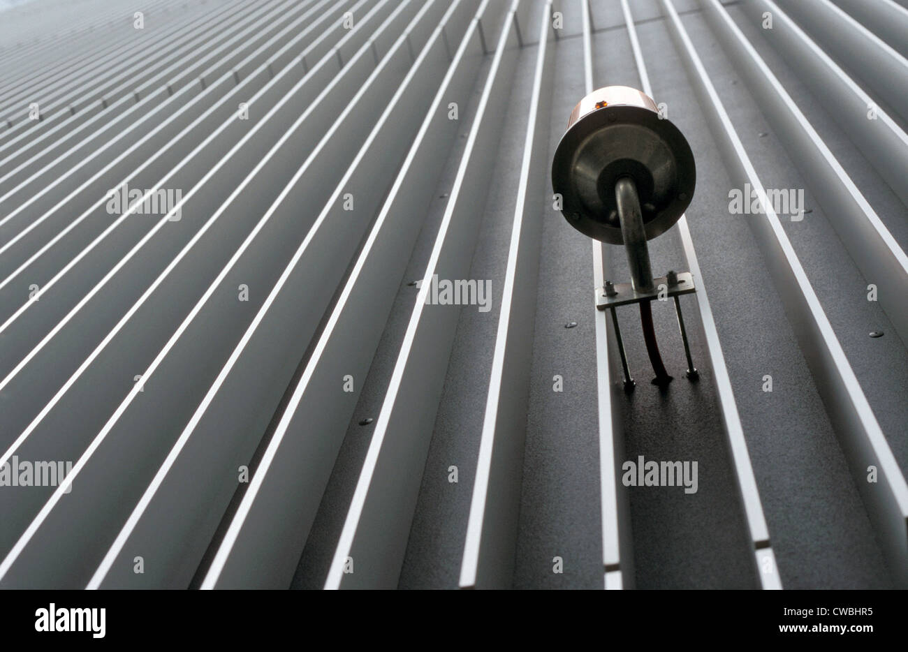 Warning light high rise building facade hi-res stock photography and ...