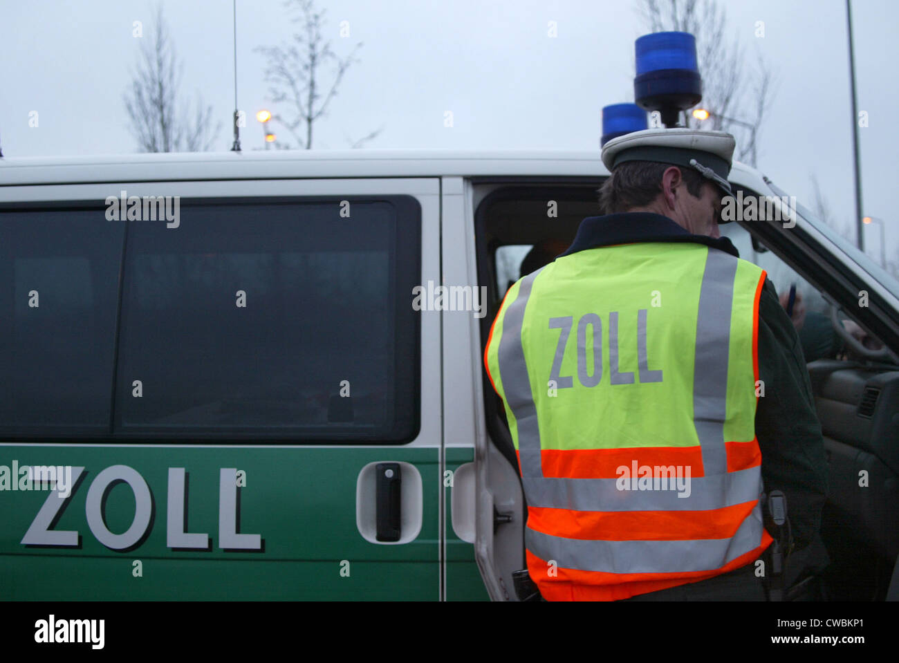 Customs uniform hi-res stock photography and images - Alamy