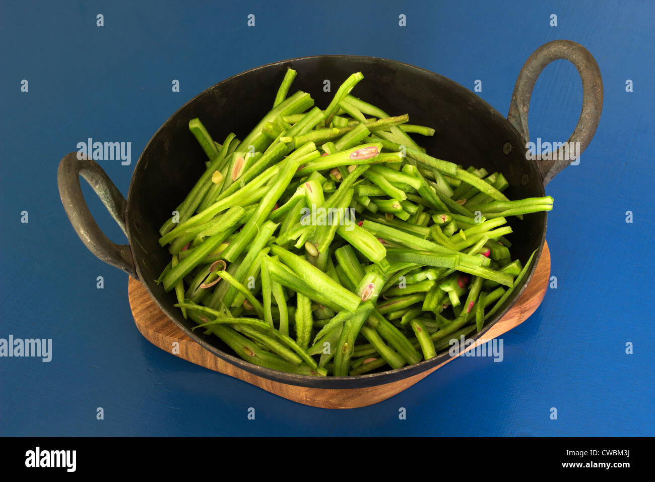 A bowl full of fresh from the garden runner beans Stock Photo - Alamy