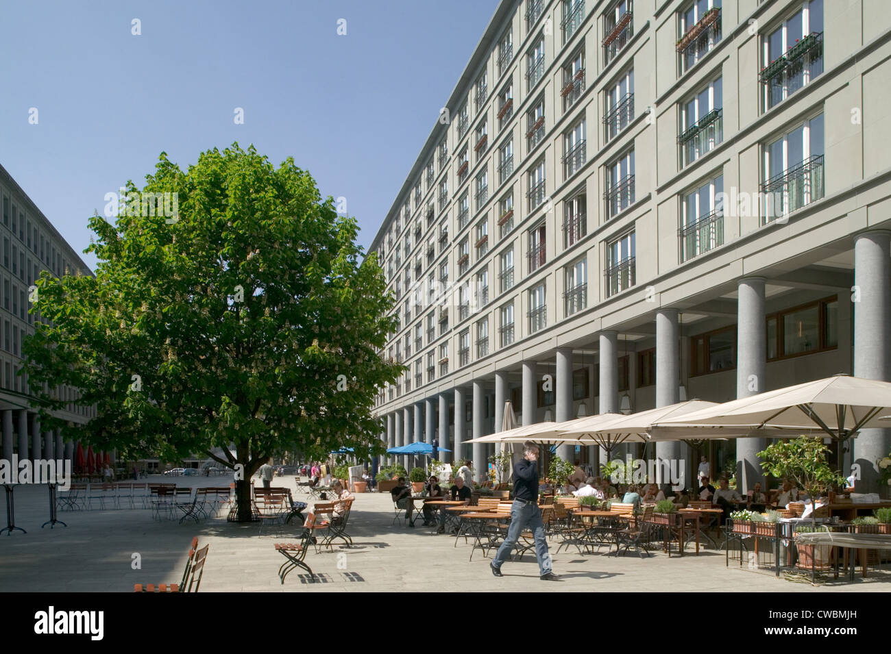 Colonnades leibniz hi-res stock photography and images - Alamy