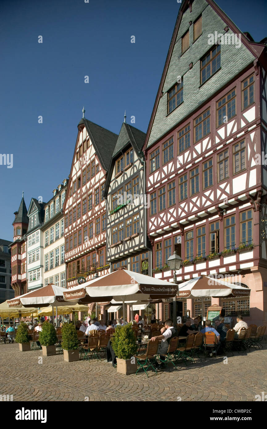 Fachwerkhaeuser frankfurt roemerberg hi-res stock photography and ...