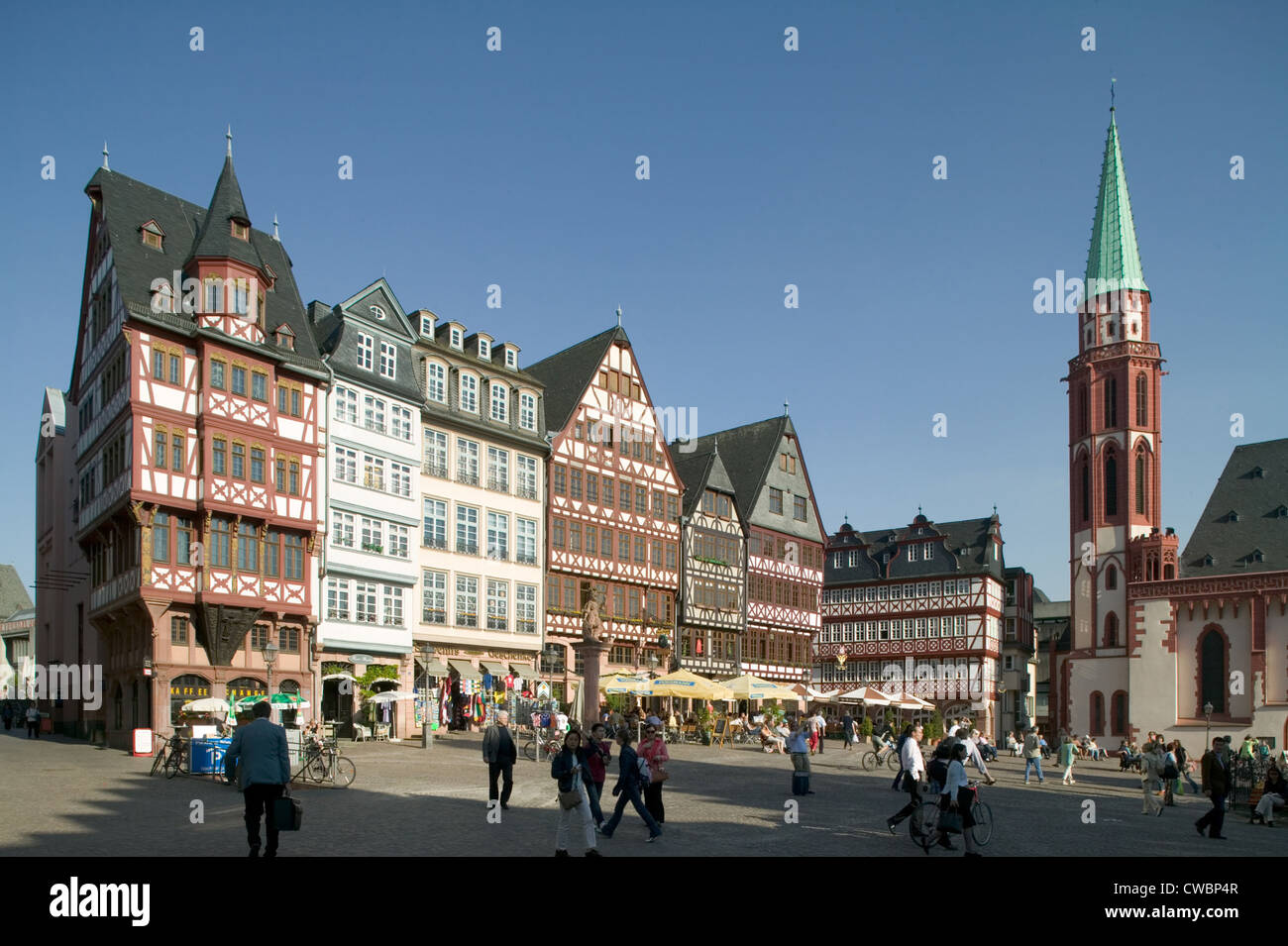 Fachwerkhaeuser frankfurt roemerberg hi-res stock photography and ...