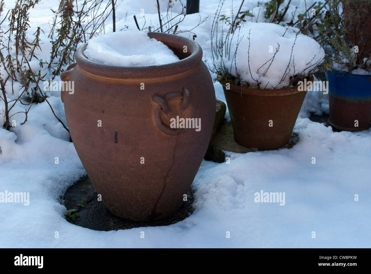 Covered urn hi-res stock photography and images - Alamy