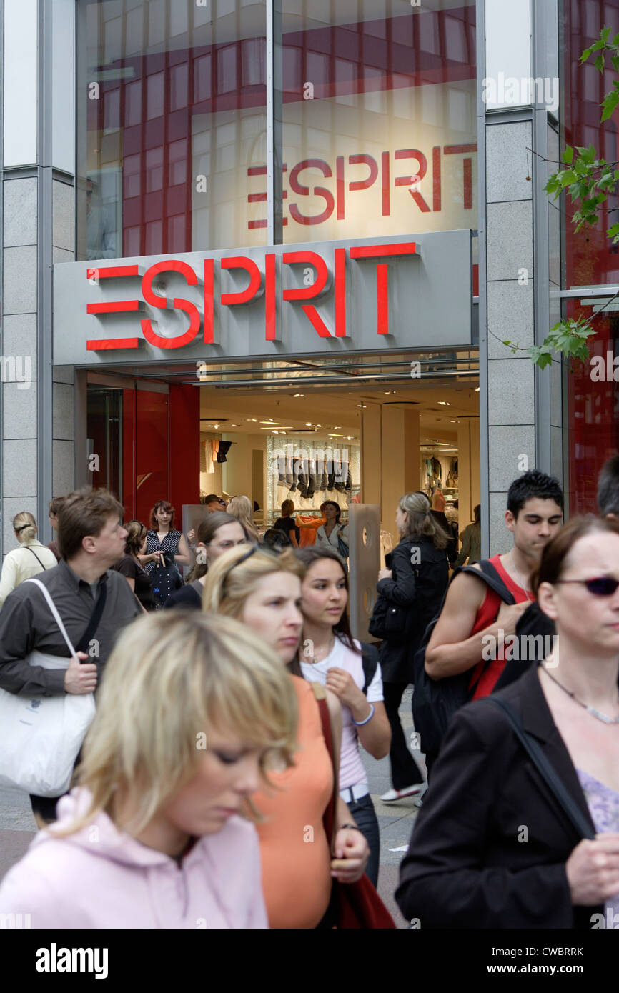 Esprit fashion store hi-res stock photography and images - Alamy