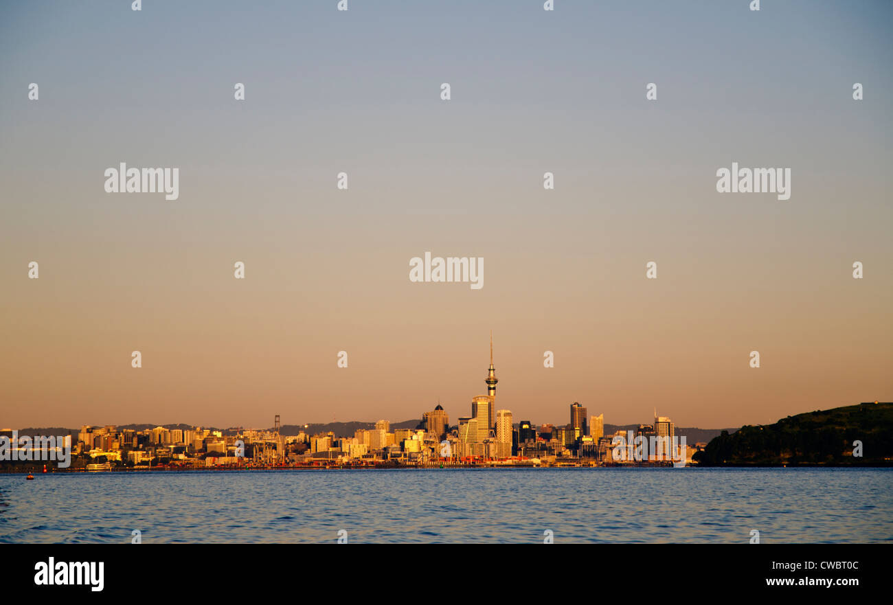 Auckland downtown morning skyline hi-res stock photography and images ...