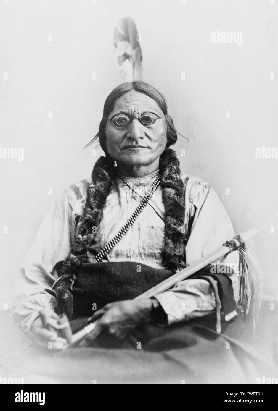 Sitting bull with peace pipe hi-res stock photography and images - Alamy