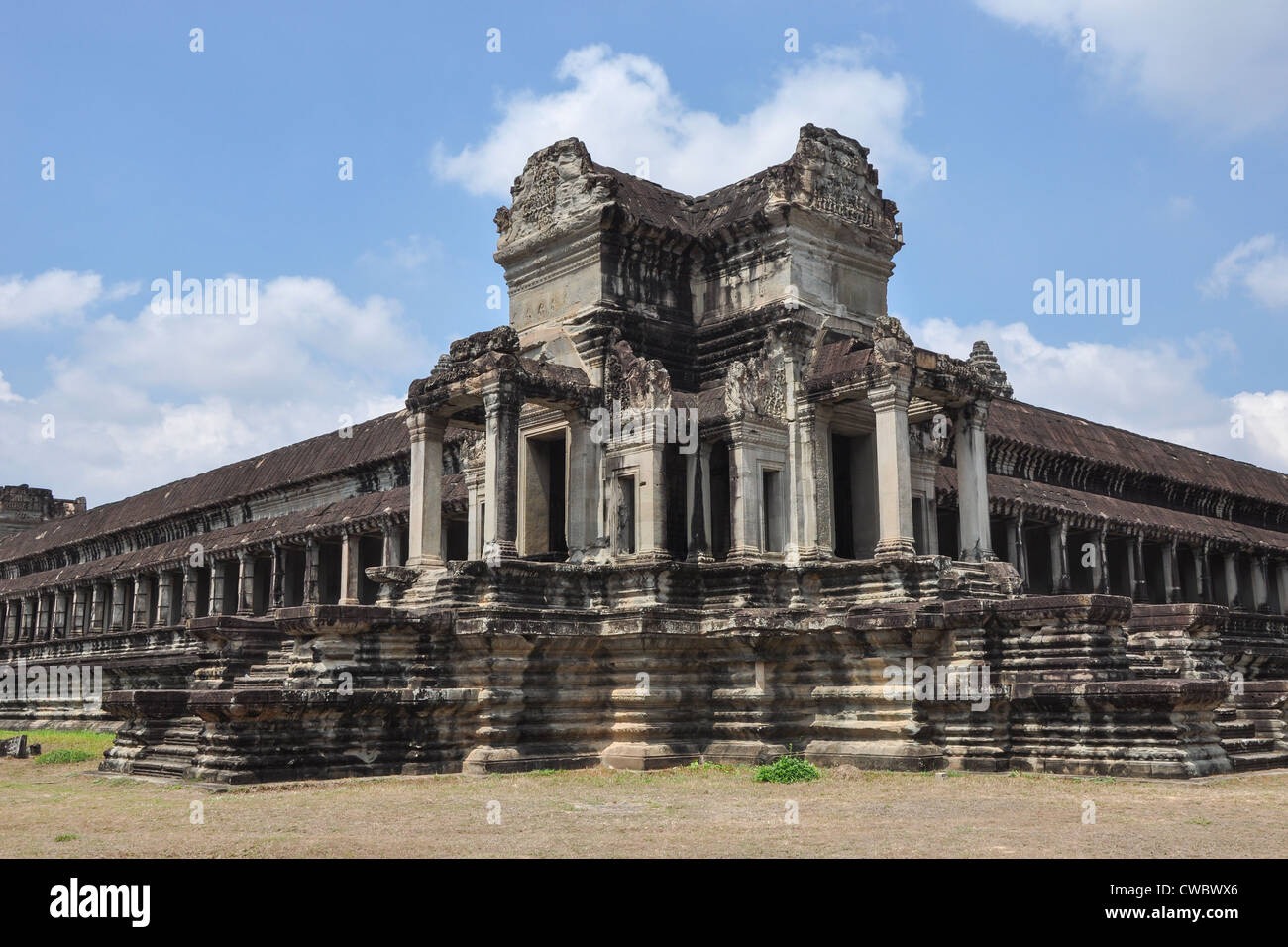 Symmetrical Building High Resolution Stock Photography and Images - Alamy