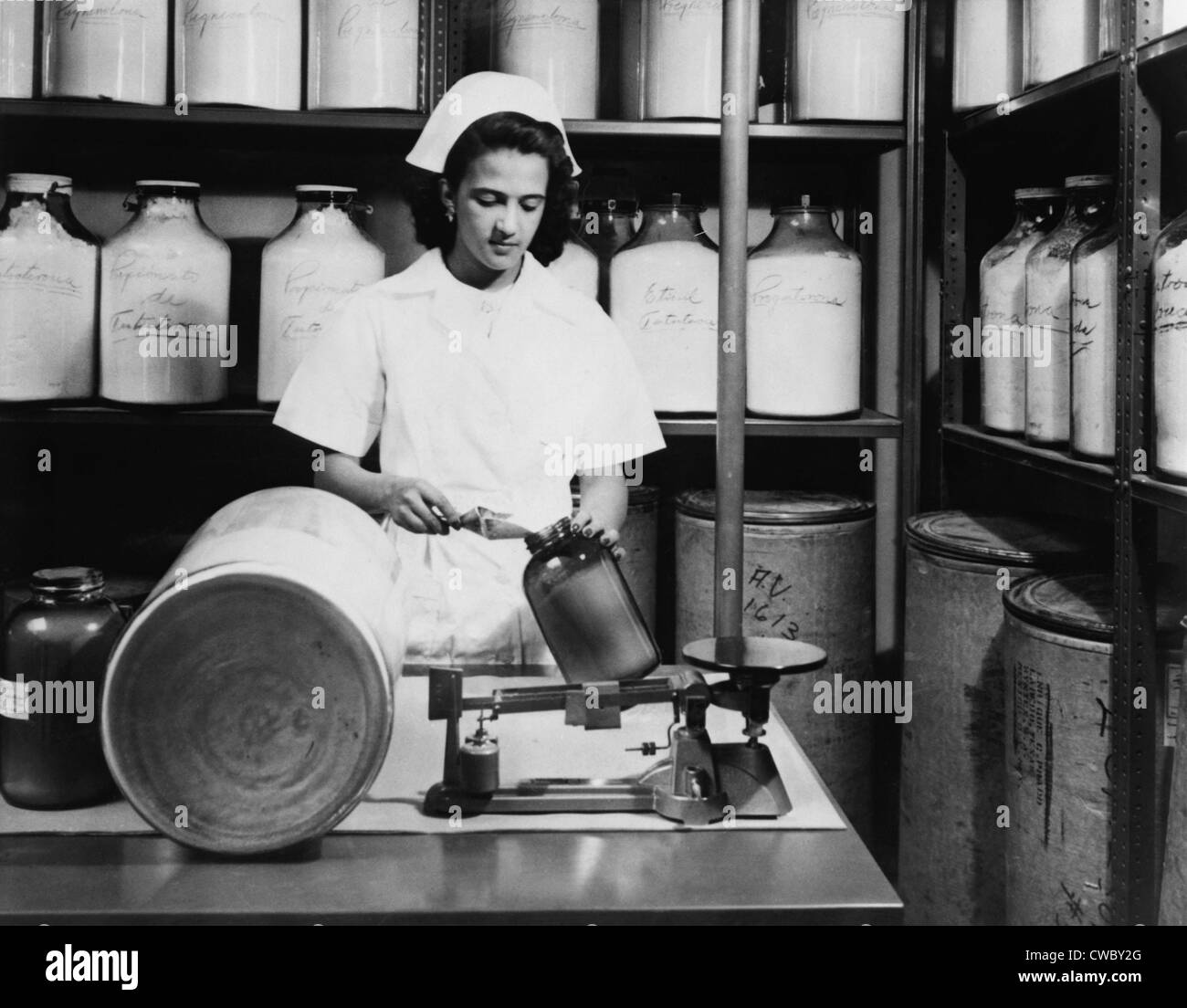 1950s laboratory hi-res stock photography and images - Alamy