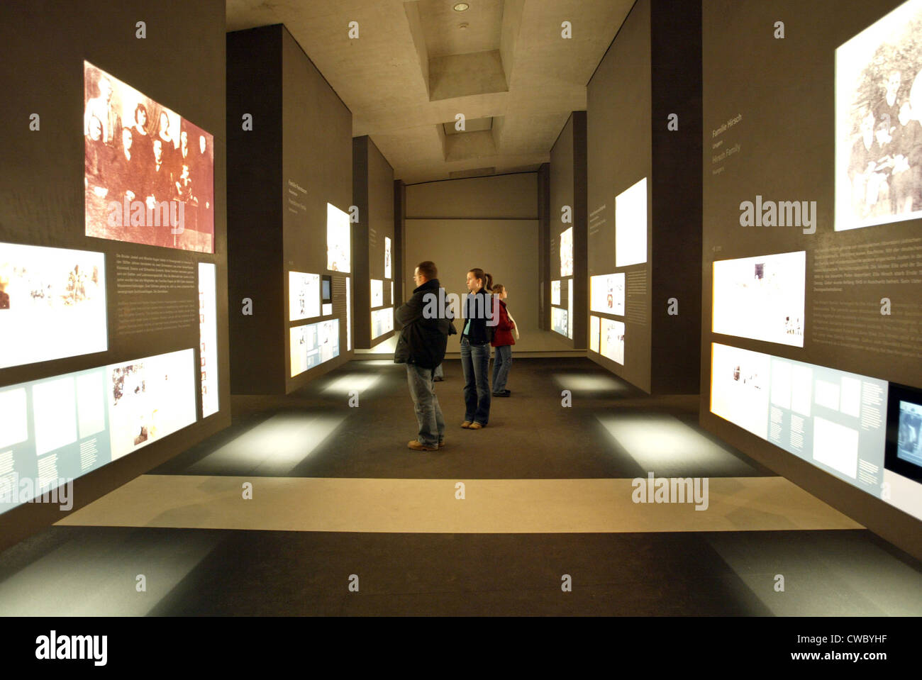 Museum display boards hi-res stock photography and images - Alamy