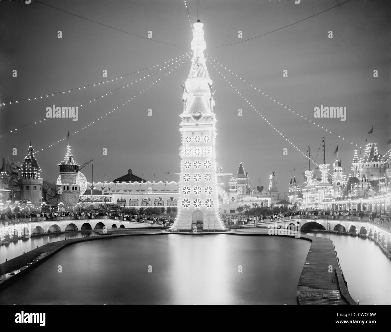 Thousands of electric lamps blaze on the Electric Tower at night, Luna ...