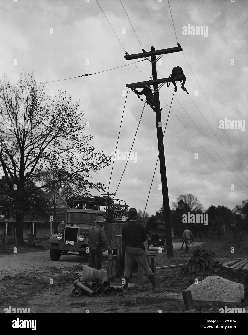 Developing TVA (Tennessee Valley Authority) electric transmission lines ...