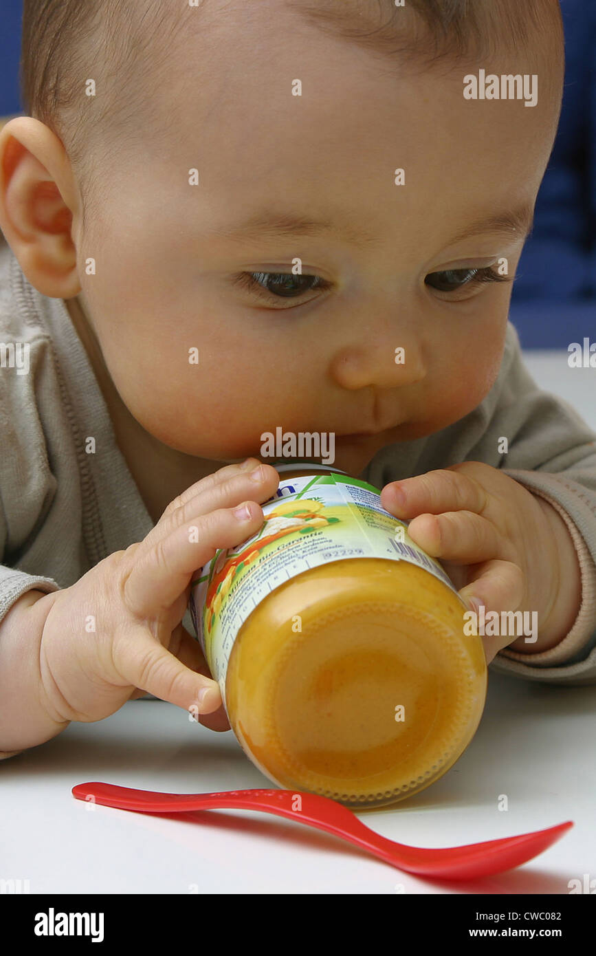 Baby baby food Stock Photo - Alamy