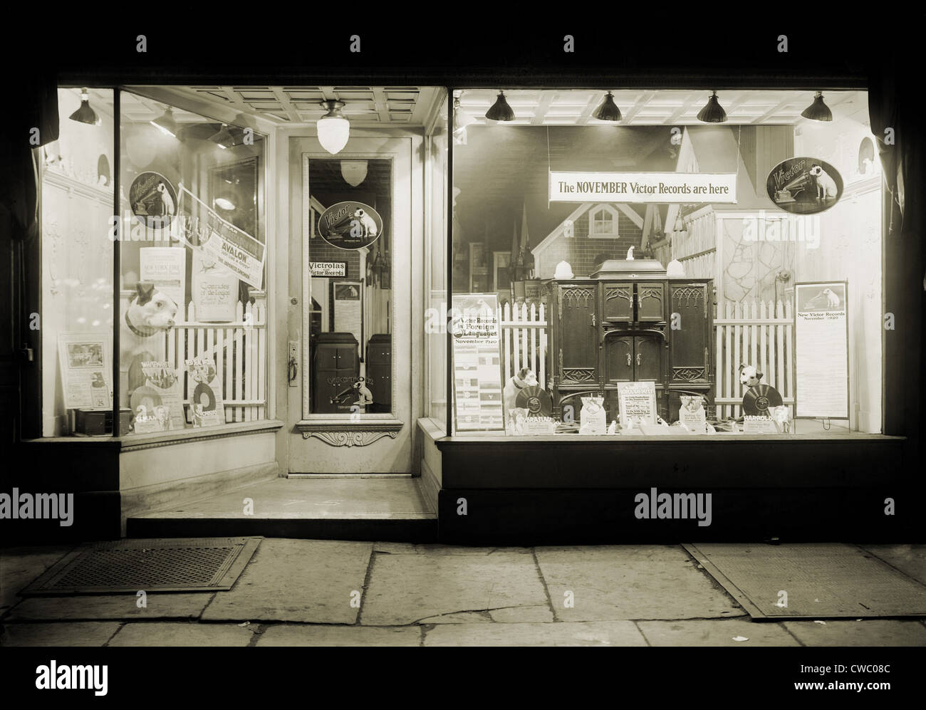 1920s shop hi-res stock photography and images - Alamy