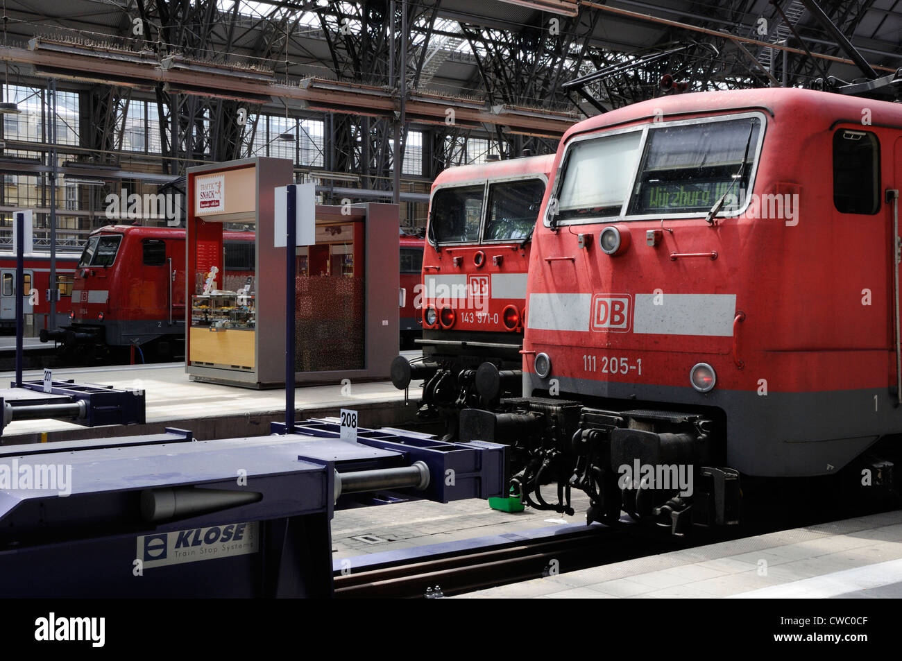Local Deutsche Bahn trains at the Frankfurt Hauptbahnhof, Germany Stock ...
