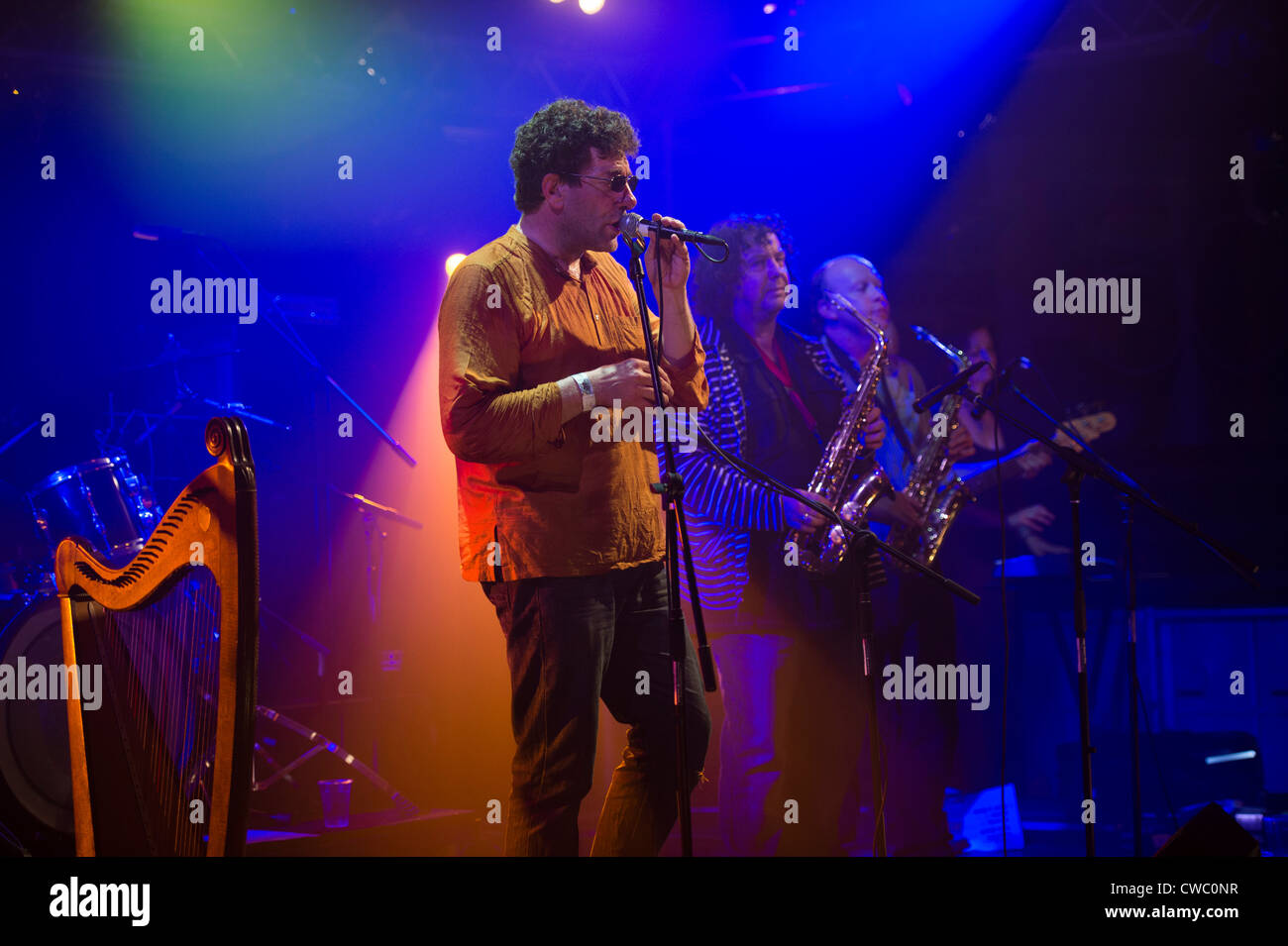 Bob Delyn a'r Ebillion - performing at 'Hanner Cant' a weekend to mark ...