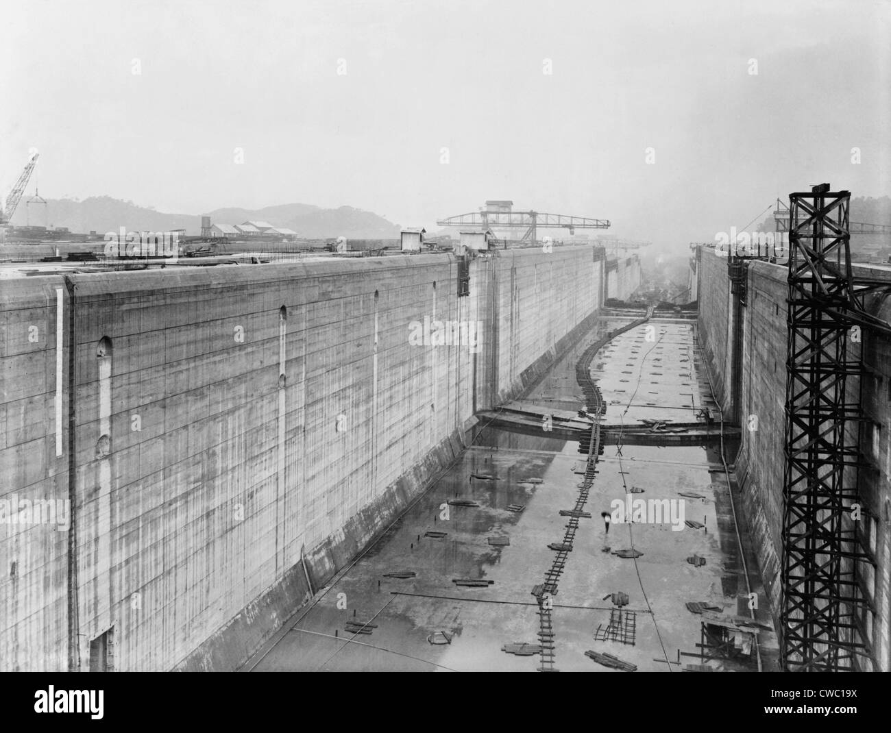 Panama Canal construction showing massive locks before the gates were ...