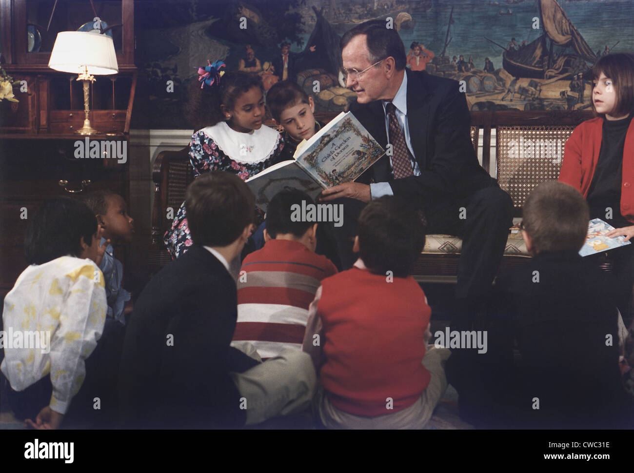 George w bush 2011 april hi-res stock photography and images - Alamy