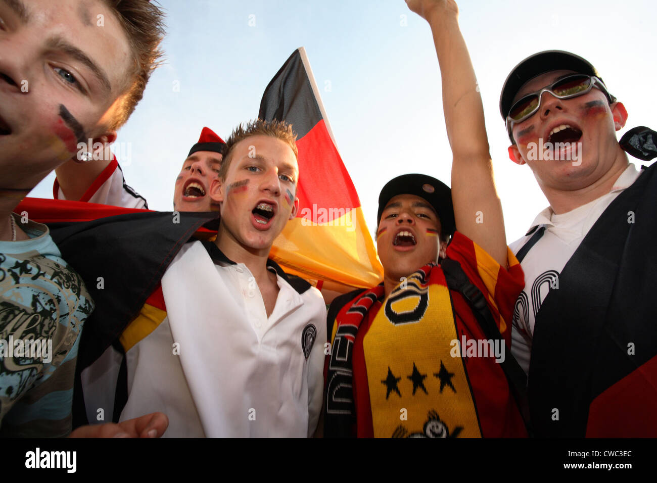 Cheering german flag teenagers hi-res stock photography and images - Alamy
