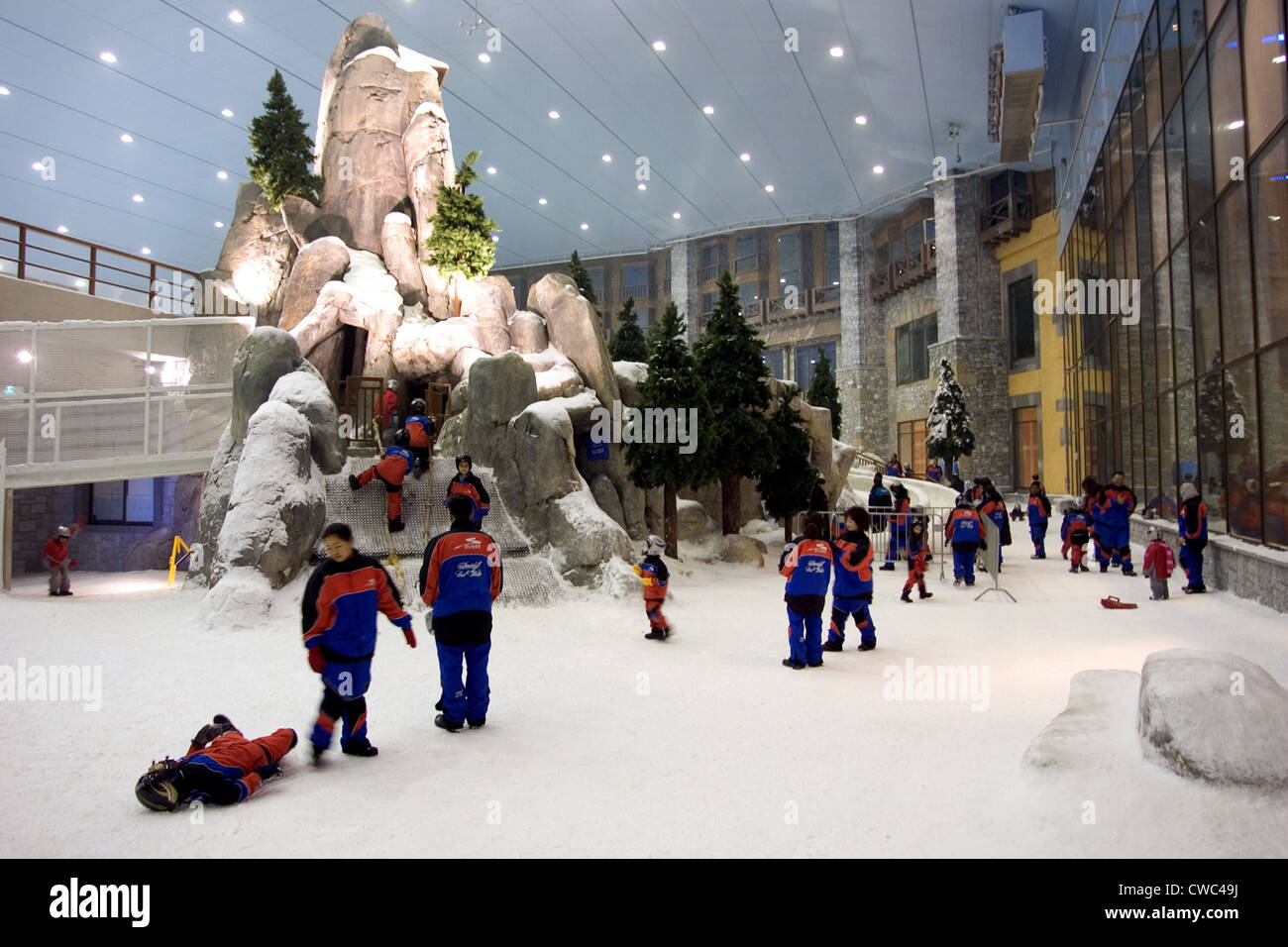 Dubai mall emirates snow dome hi-res stock photography and images - Alamy