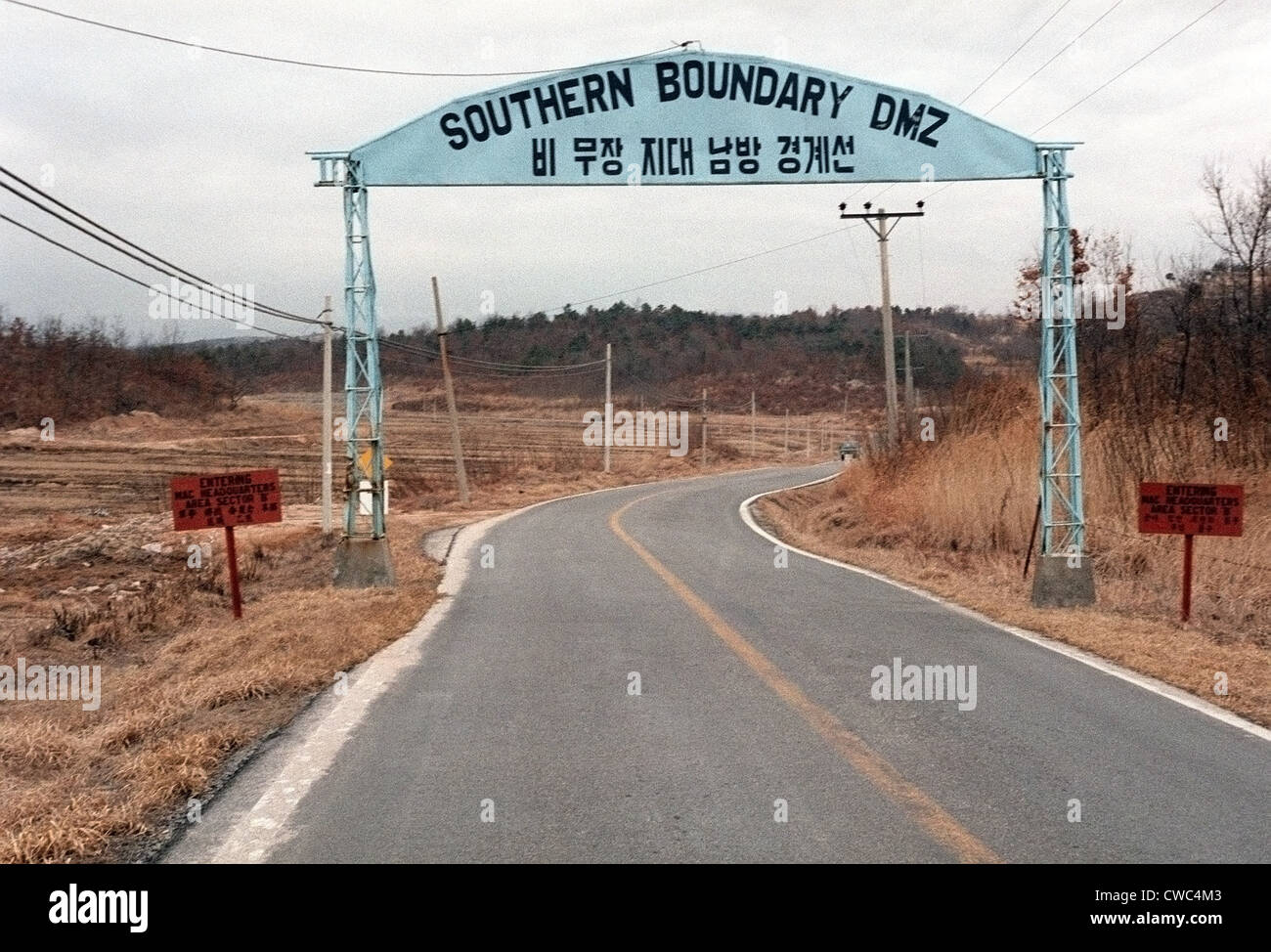 38th parallel sign hi-res stock photography and images - Alamy