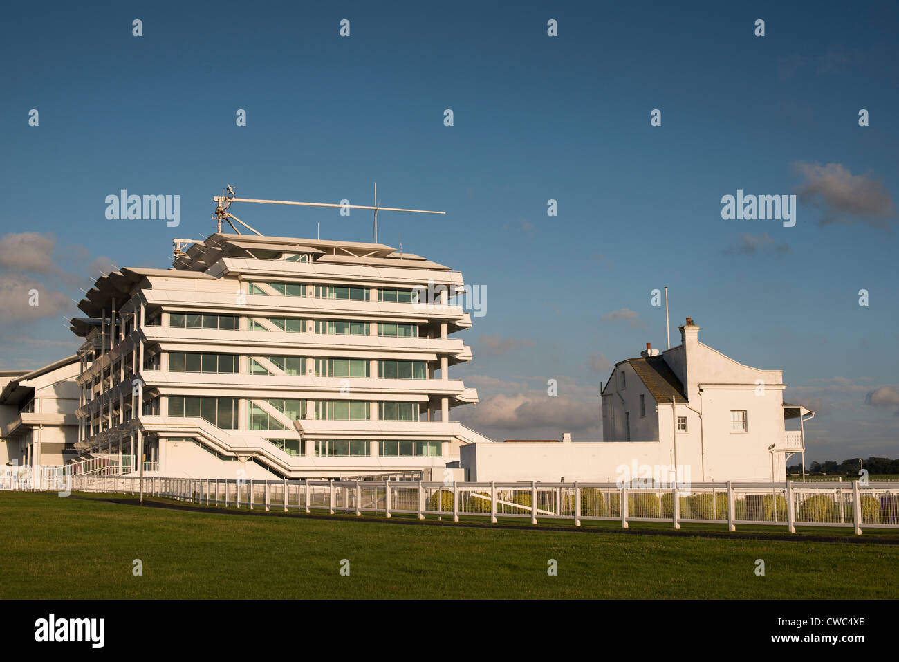 Epsom racecourse hi-res stock photography and images - Alamy