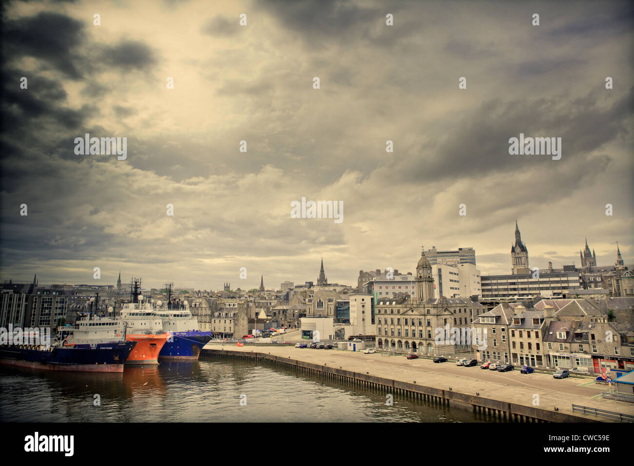 Aberdeen harbour ships hi-res stock photography and images - Alamy