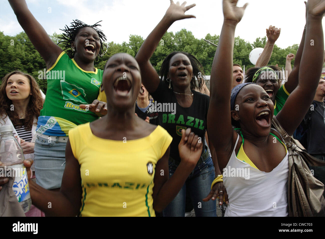 Cheering brazilians hi-res stock photography and images - Alamy